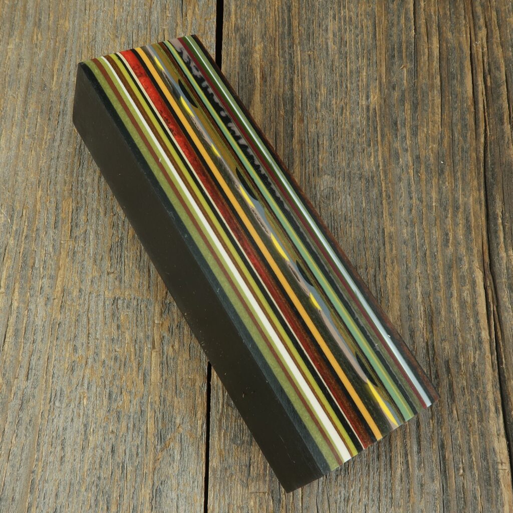 Epoxy block - dark rainbow - Epoxylab.eu